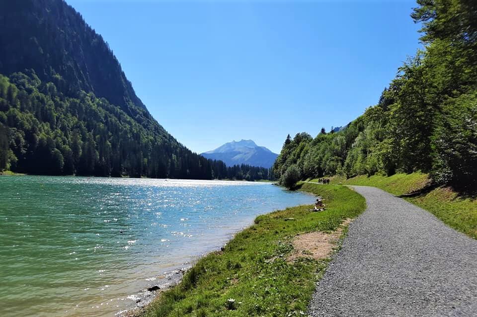 Découvrir le lac de Montriond : activités et randonnées